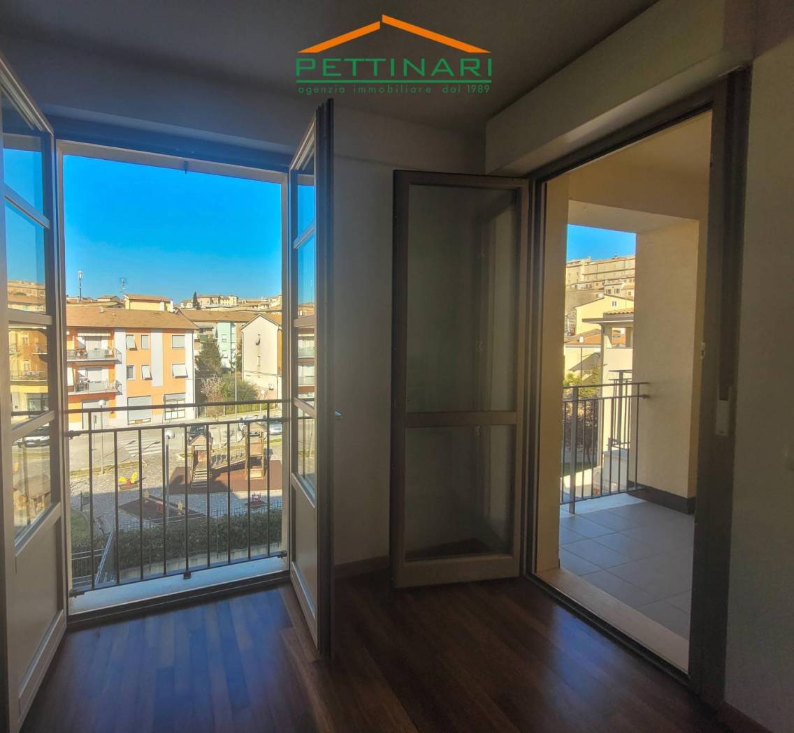 Monolocale viale Europa, Centro, Loreto