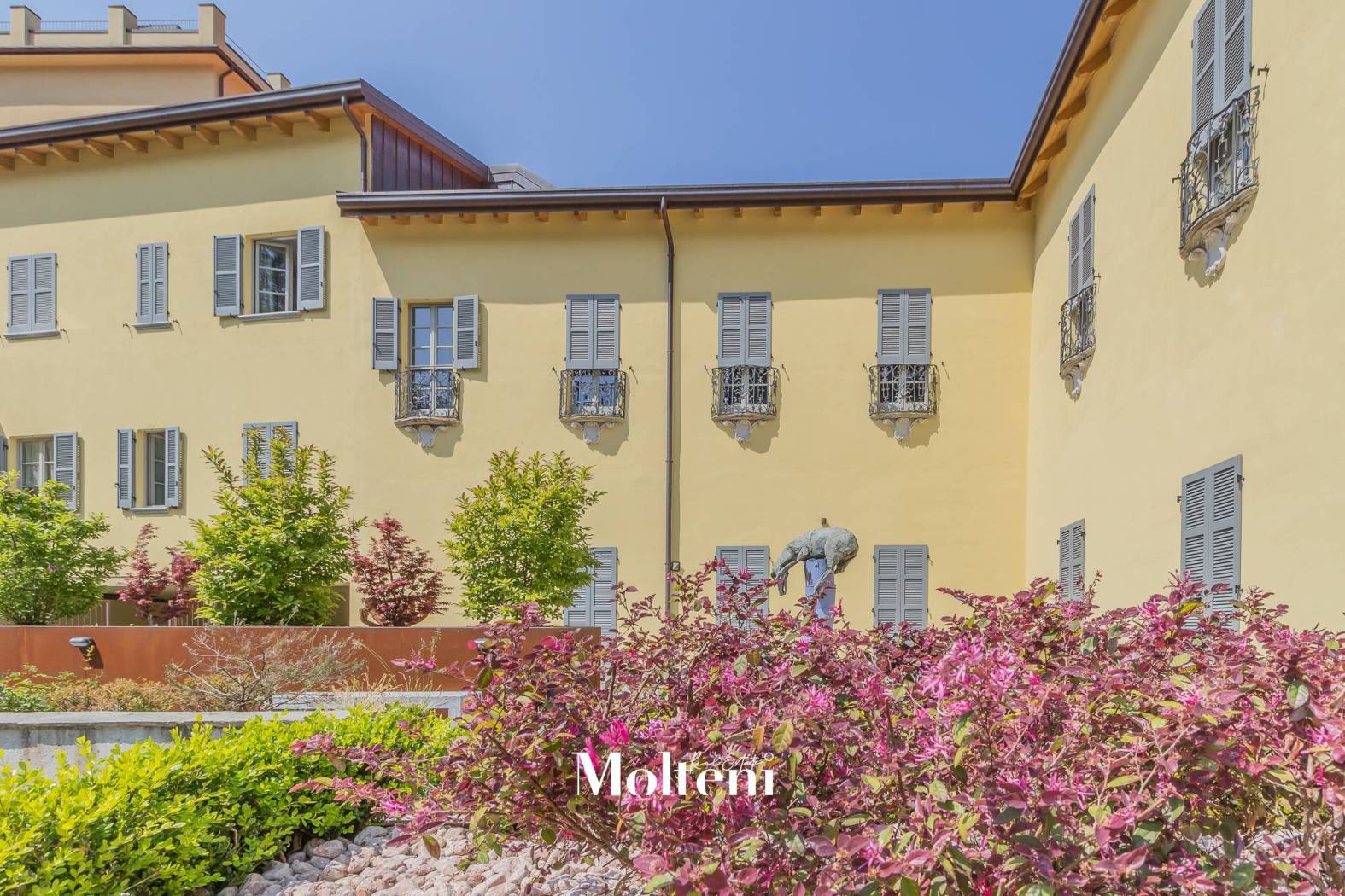 Locale commerciale in Vendita