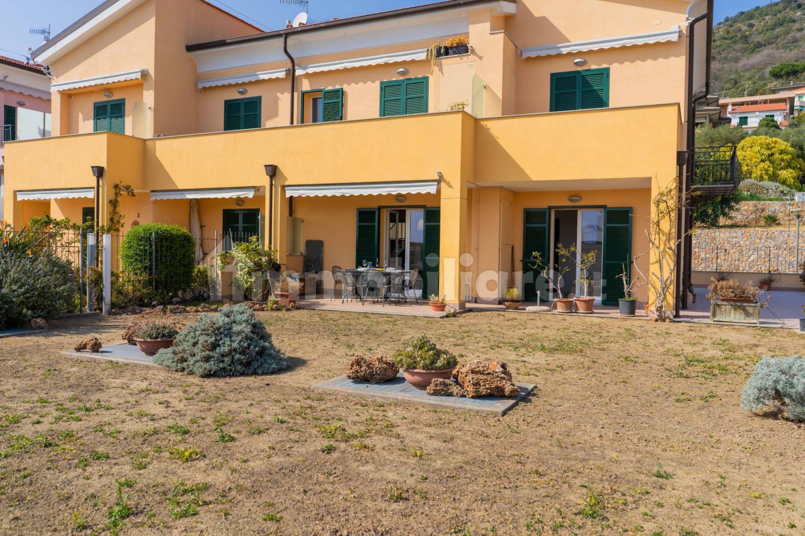 Trilocale via San Francesco, Centro, Pietra Ligure