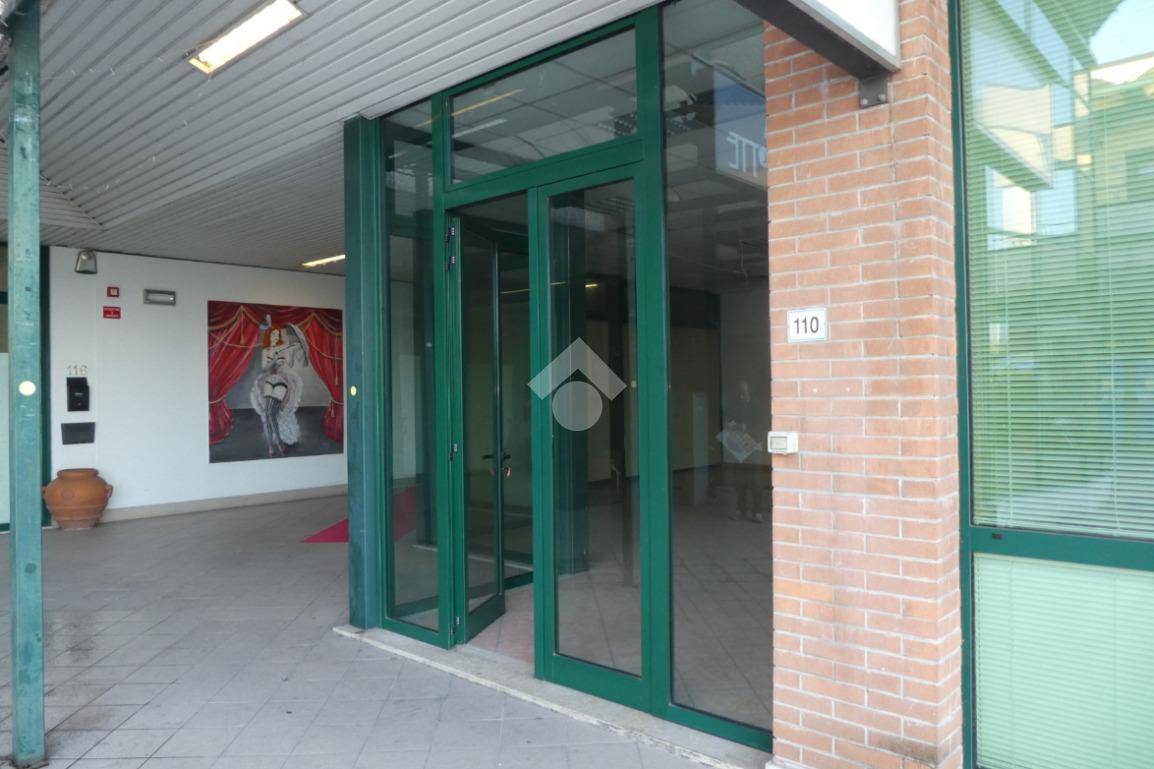 Locale commerciale in Vendita