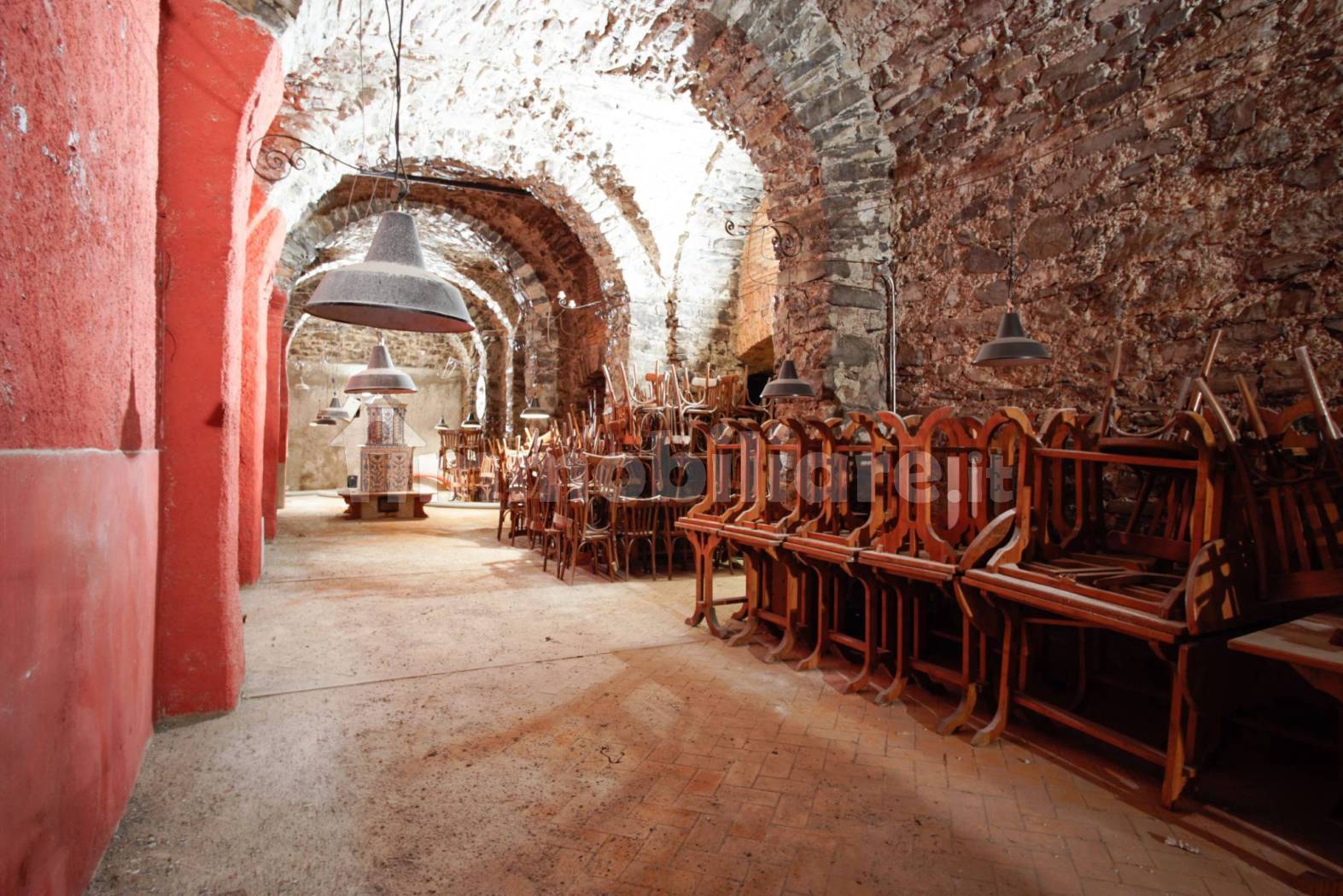 Locale commerciale in Vendita