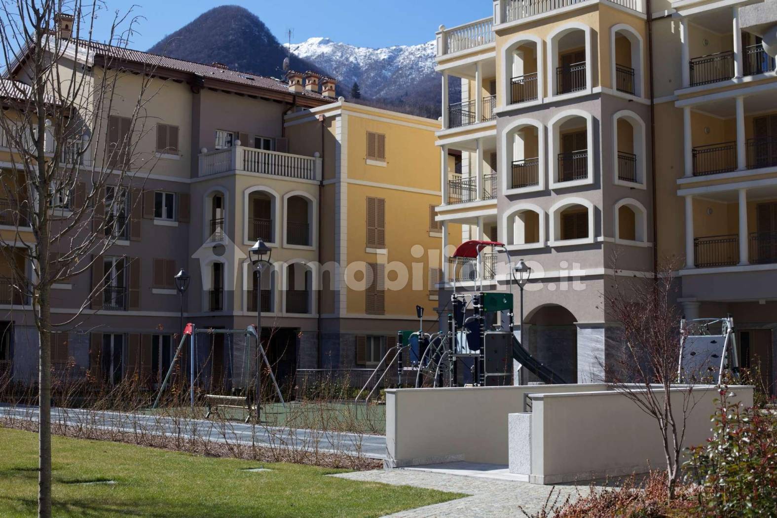 Trilocale via Brigate Garibaldi 24c, Centro, Varallo