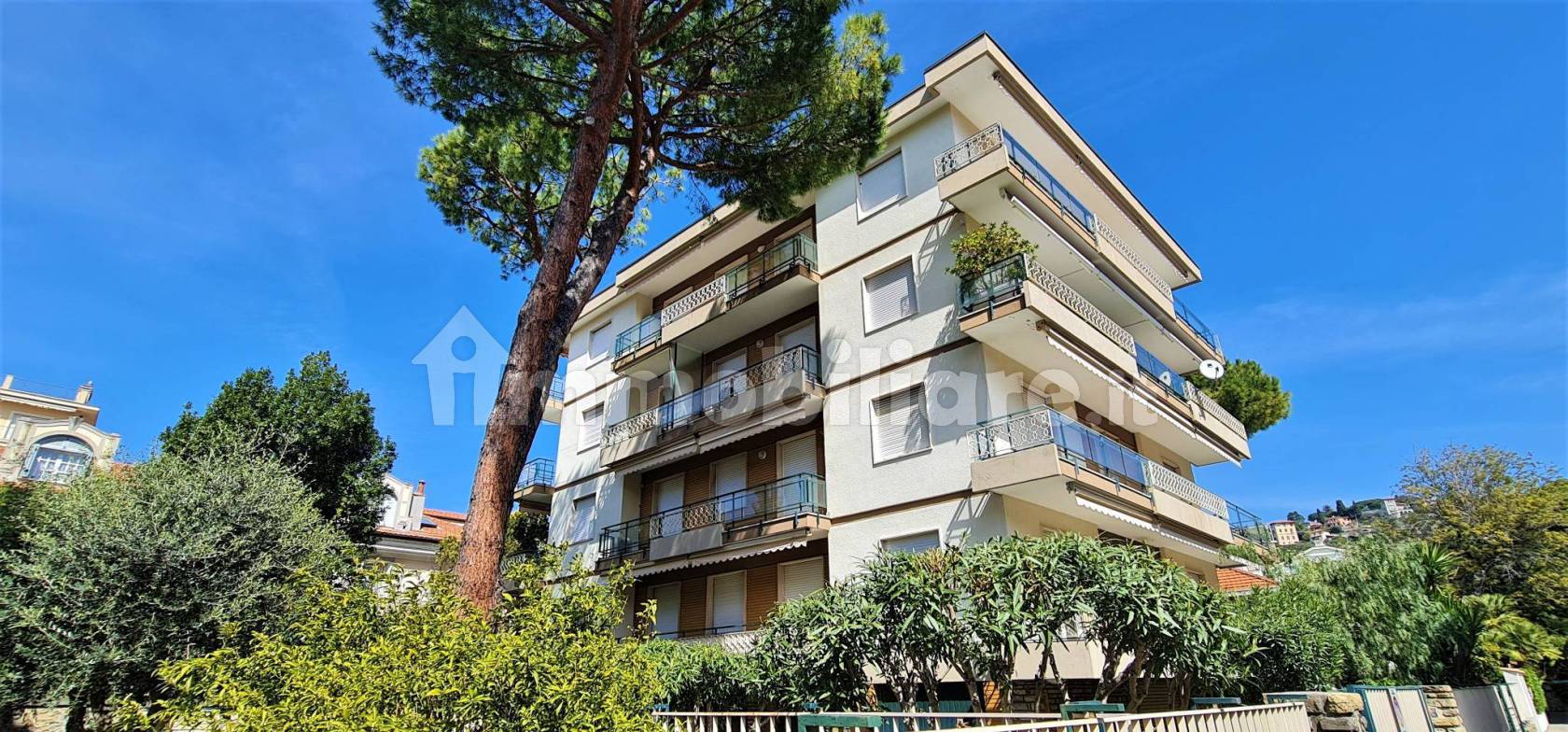 Trilocale via Febo 15, Centro, Bordighera