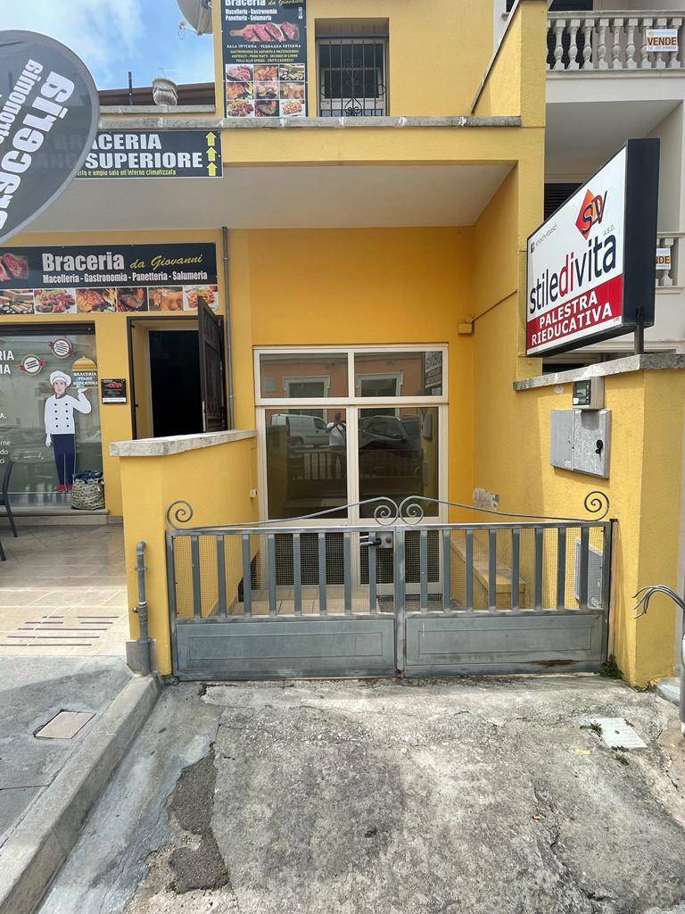 Locale commerciale in Vendita