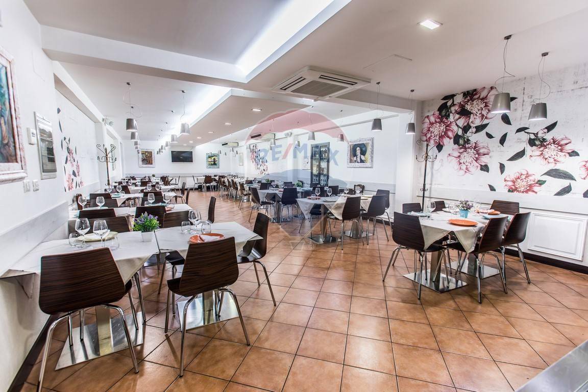 Locale commerciale in Vendita