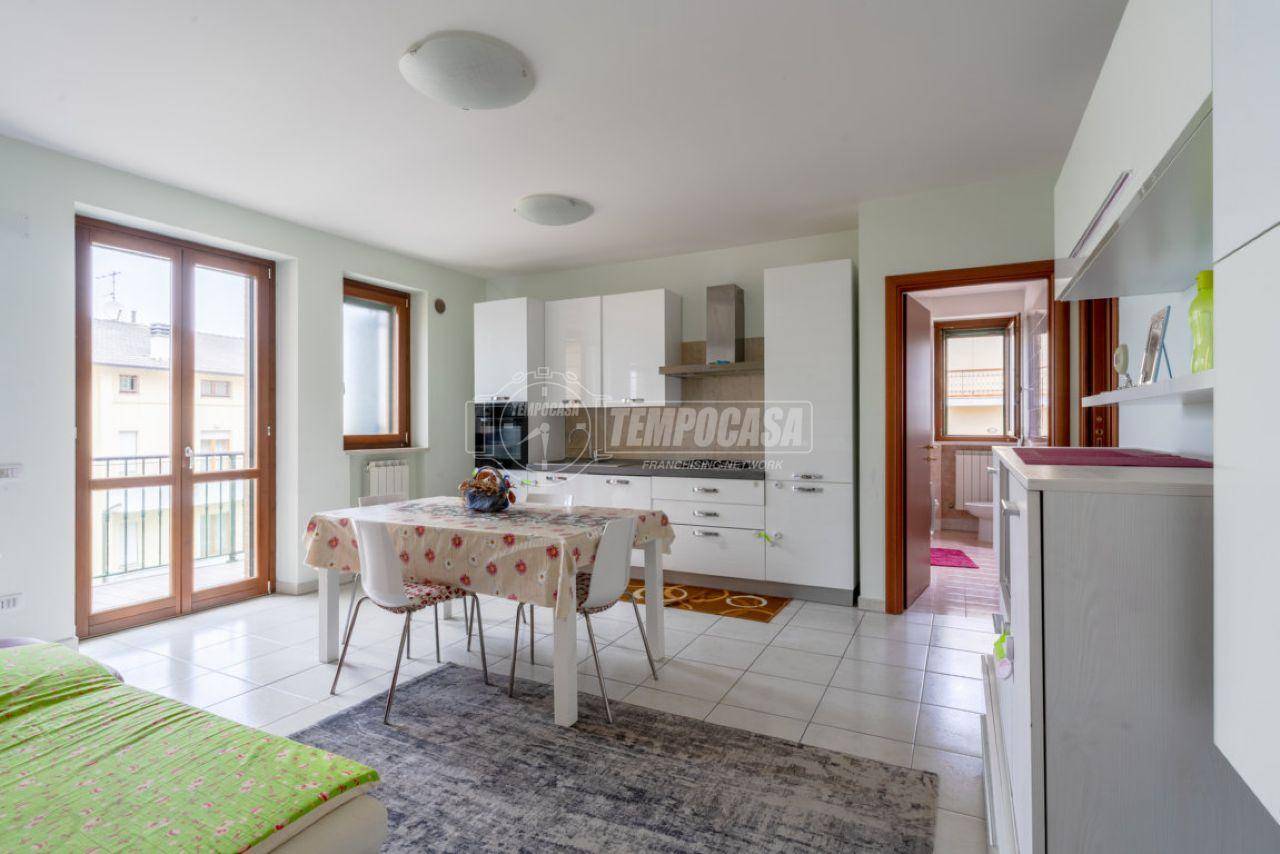 Trilocale via liguria 11, Centro, Montegranaro