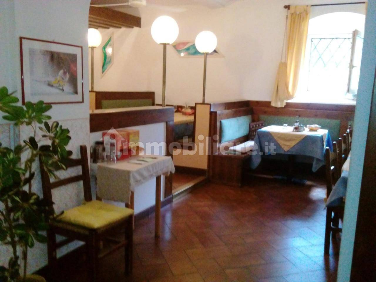 Locale commerciale in Vendita