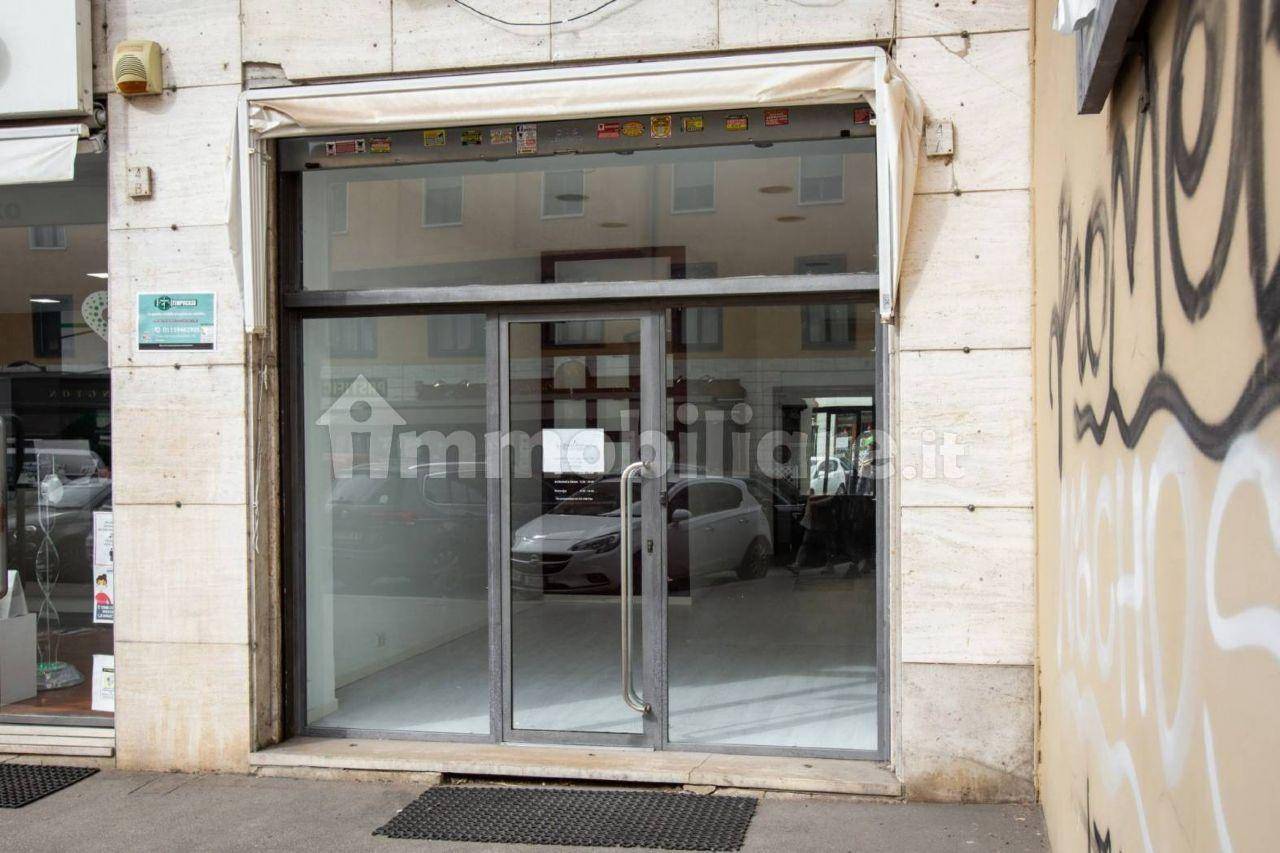 Locale commerciale in Vendita