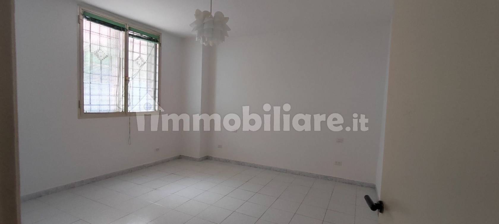 Trilocale viale Galileo Galilei 47, San Martino, Prato