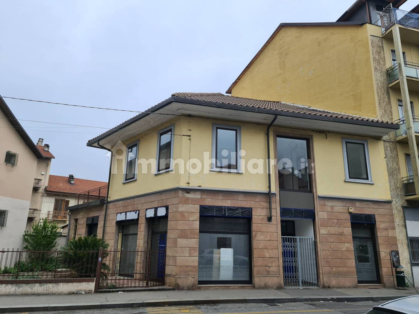 Locale commerciale in Vendita