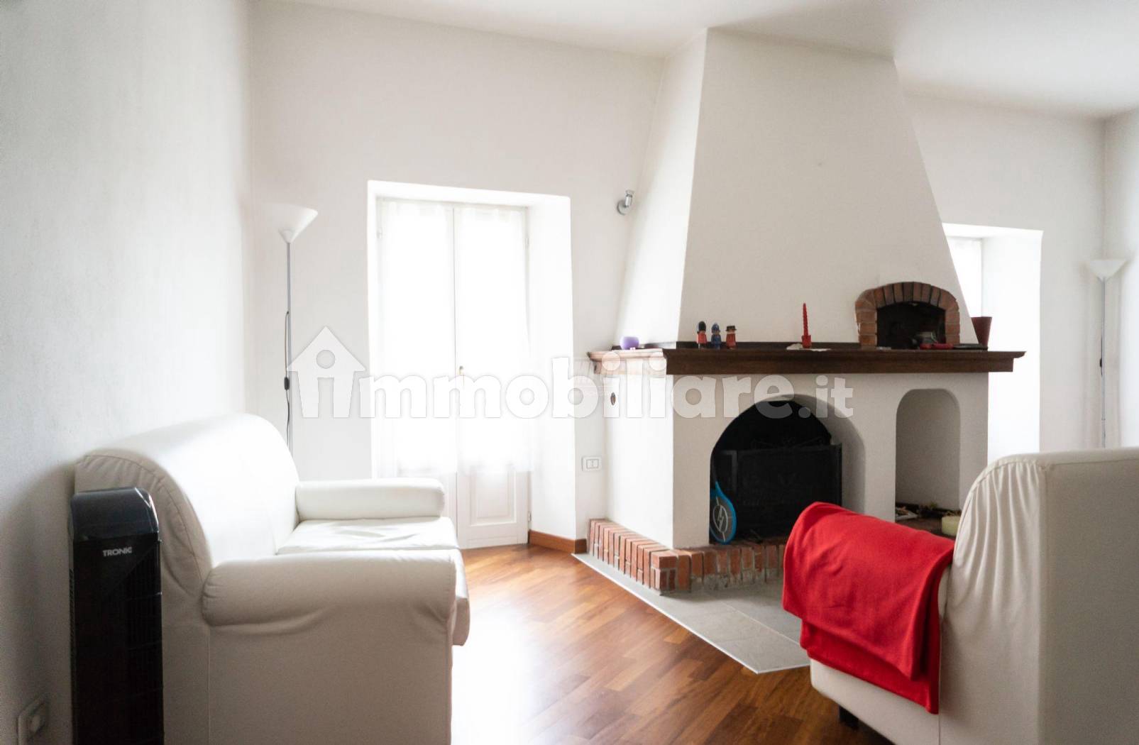 Trilocale via dei Partigiani 25, Suna, Verbania