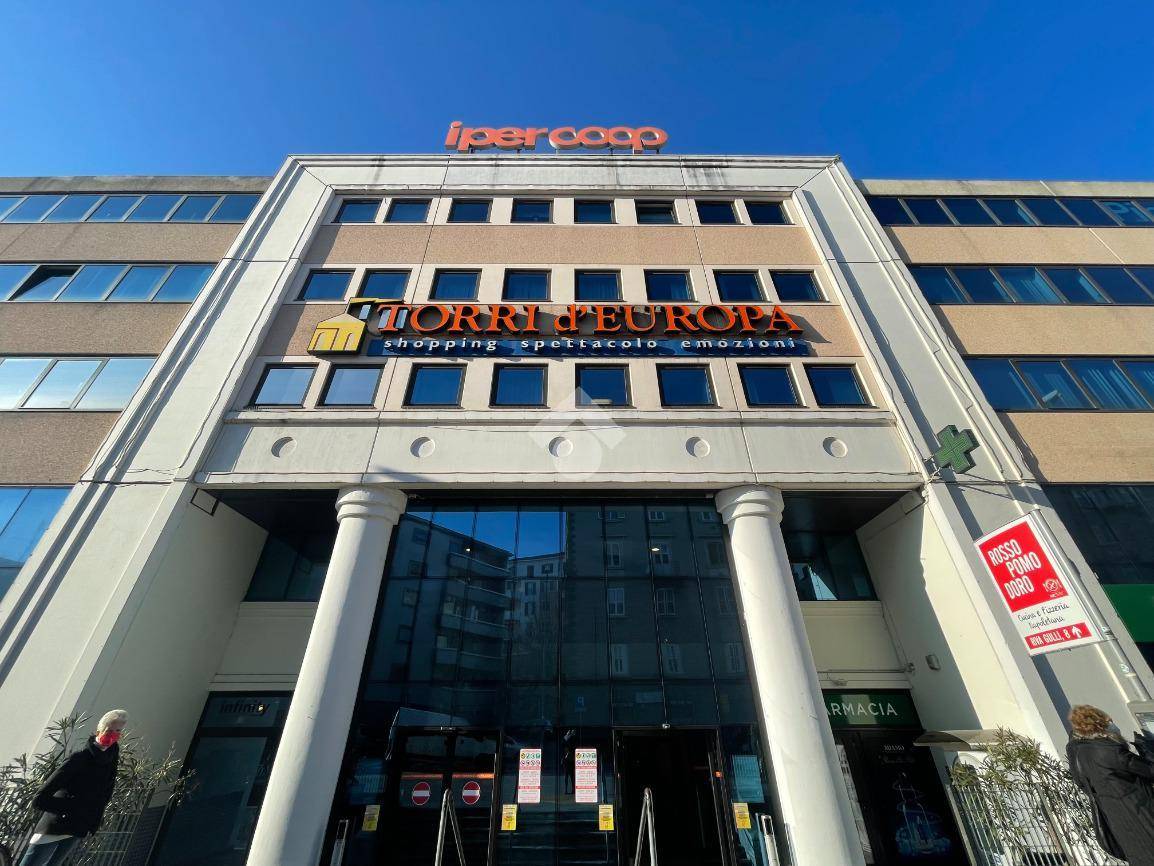 Locale commerciale in Vendita