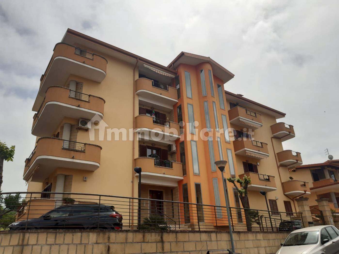 Quadrilocale Contrada Varrolate, Petraro, Rose