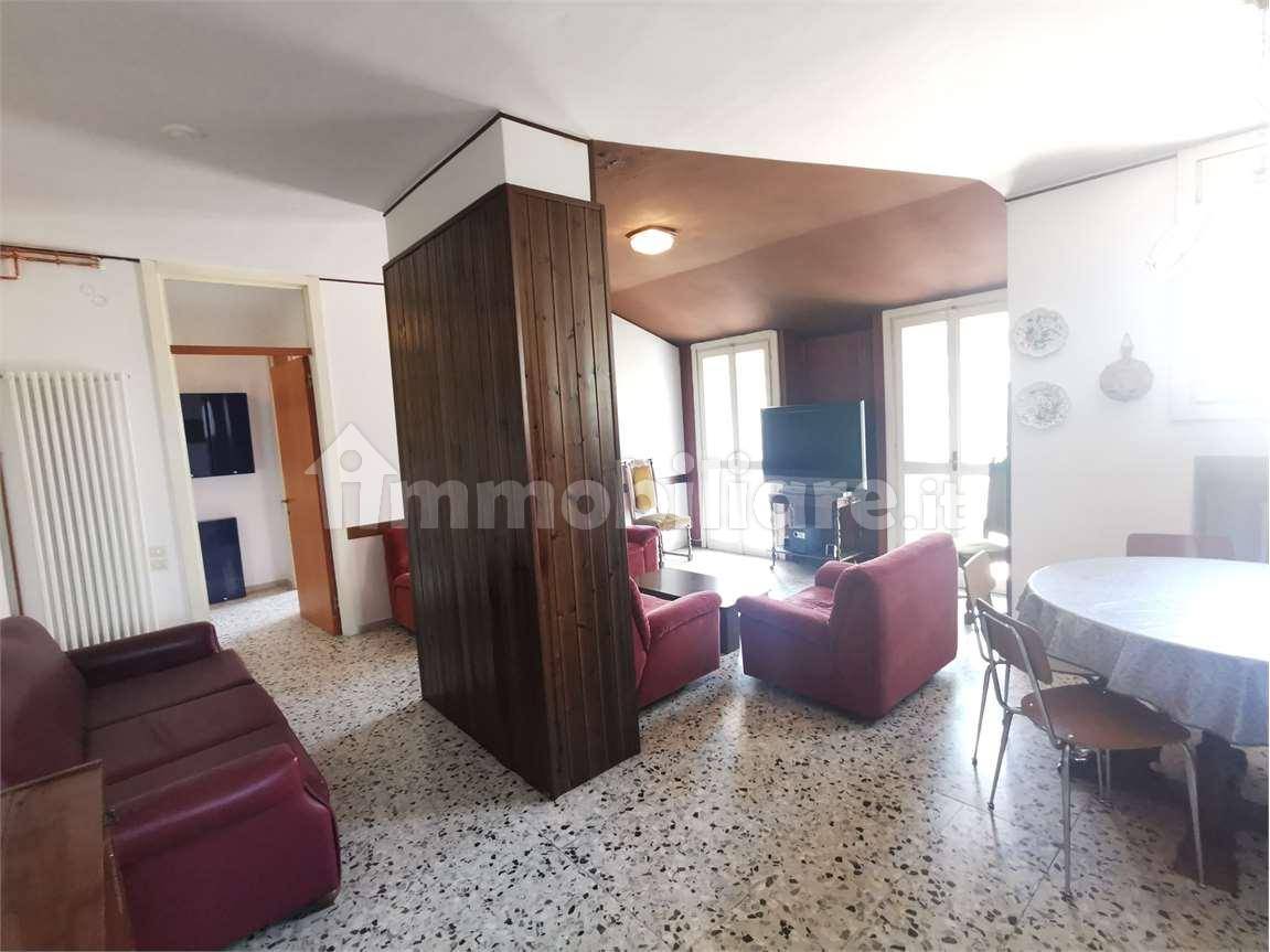 Trilocale via Dante, 6, Cremeno