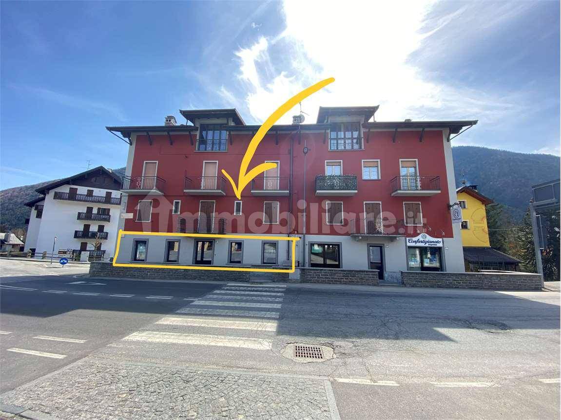 Locale commerciale in Vendita