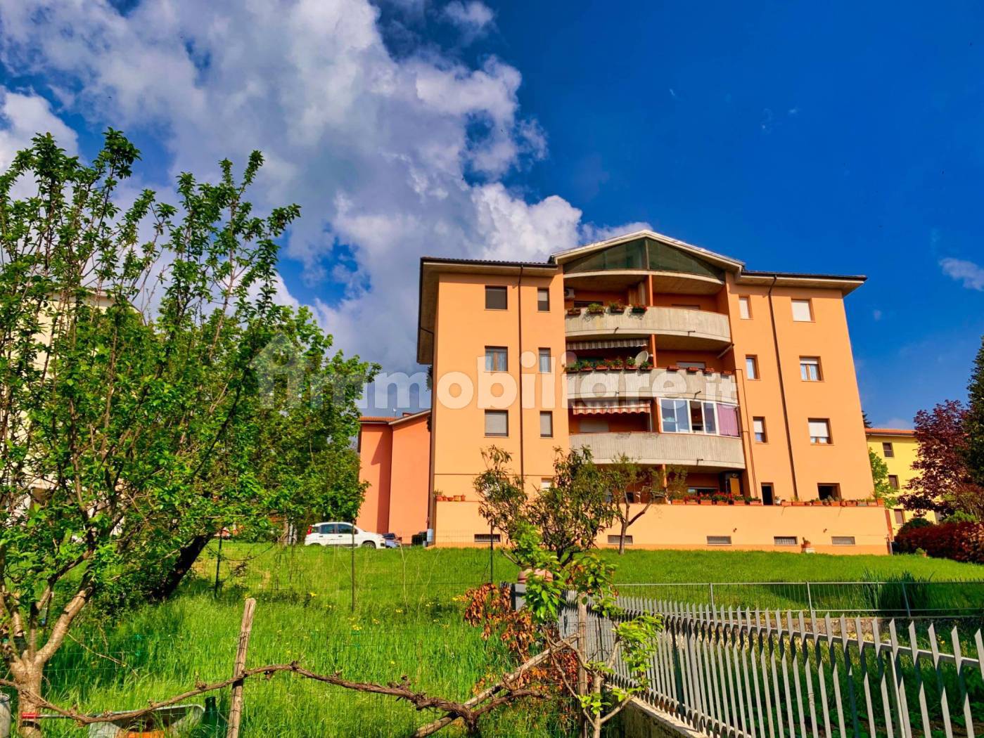 Trilocale via San Sebastiano 5, Centro, Sarnano