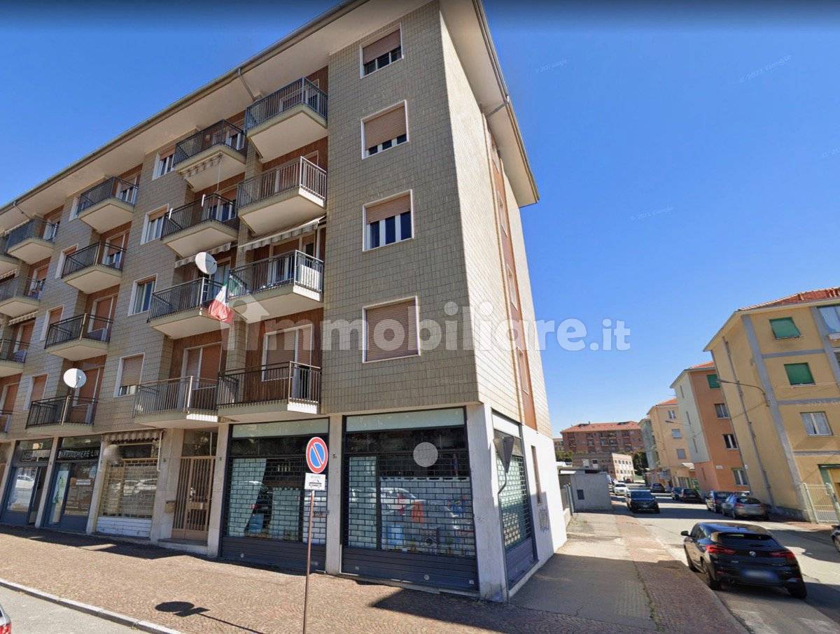 Locale commerciale in Vendita
