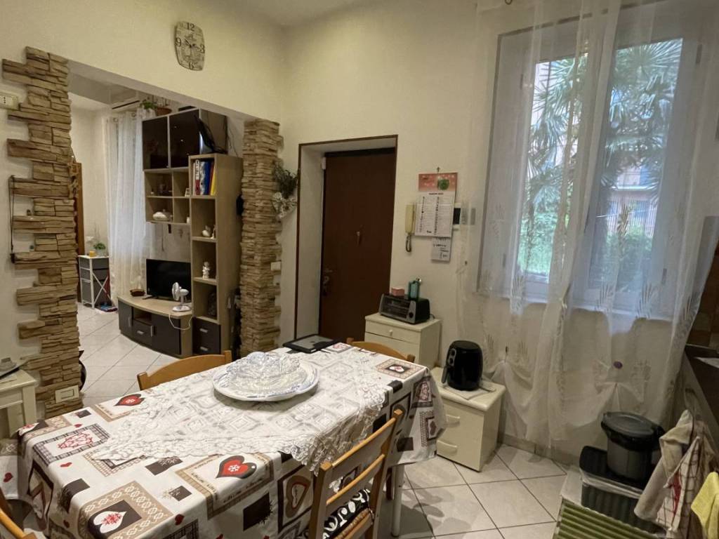 Vendita Appartamento Melegnano. Bilocale in via Emilia 44. Buono stato ...