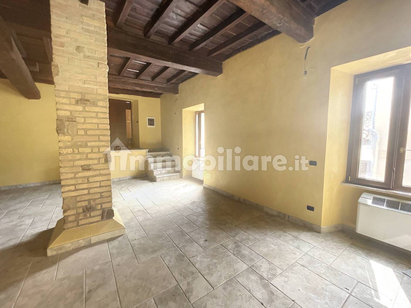 Quadrilocale ottimo stato, secondo piano, Centro, Cori