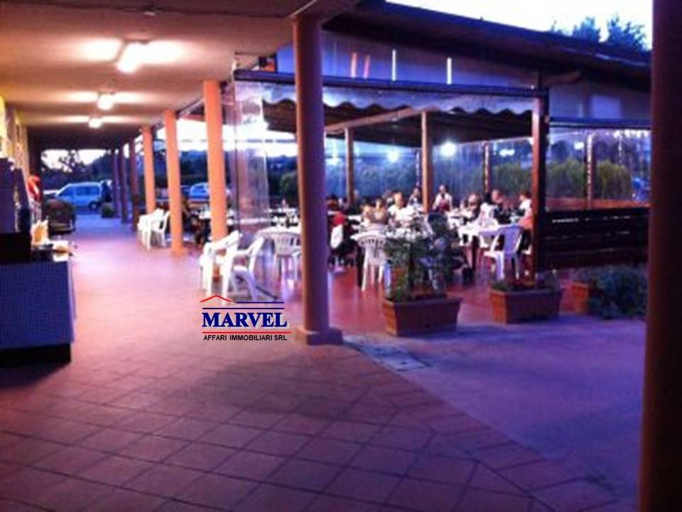 Locale commerciale in Vendita