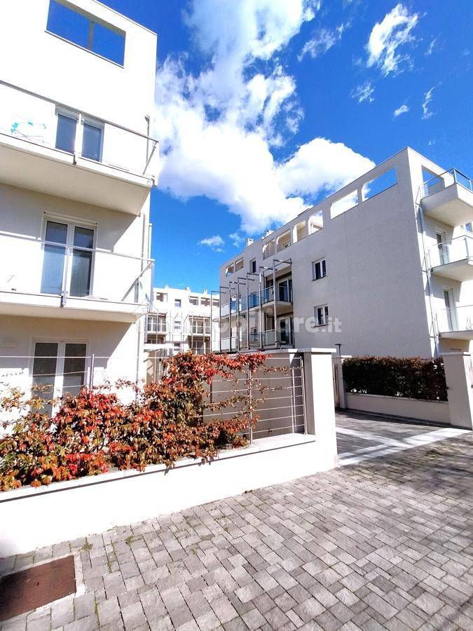 Trilocale via magliano 6, Marina di Massa Centro, Massa