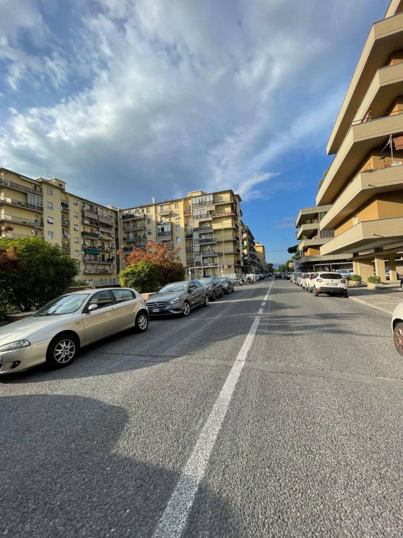 Quadrilocale via Ugo Foscolo, Centro, Scandicci