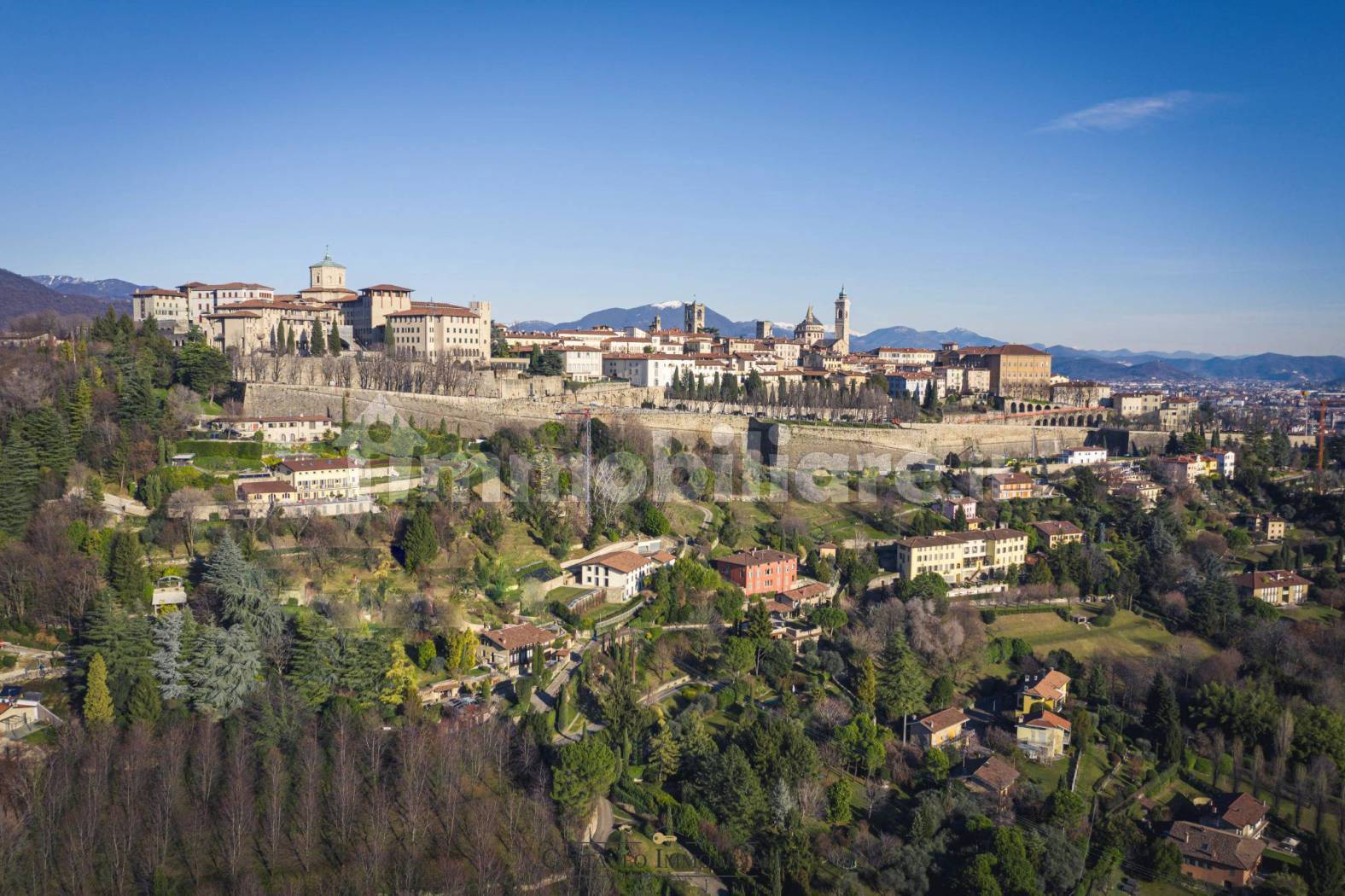 Appartamento via delle Tre Armi, Colli, Bergamo