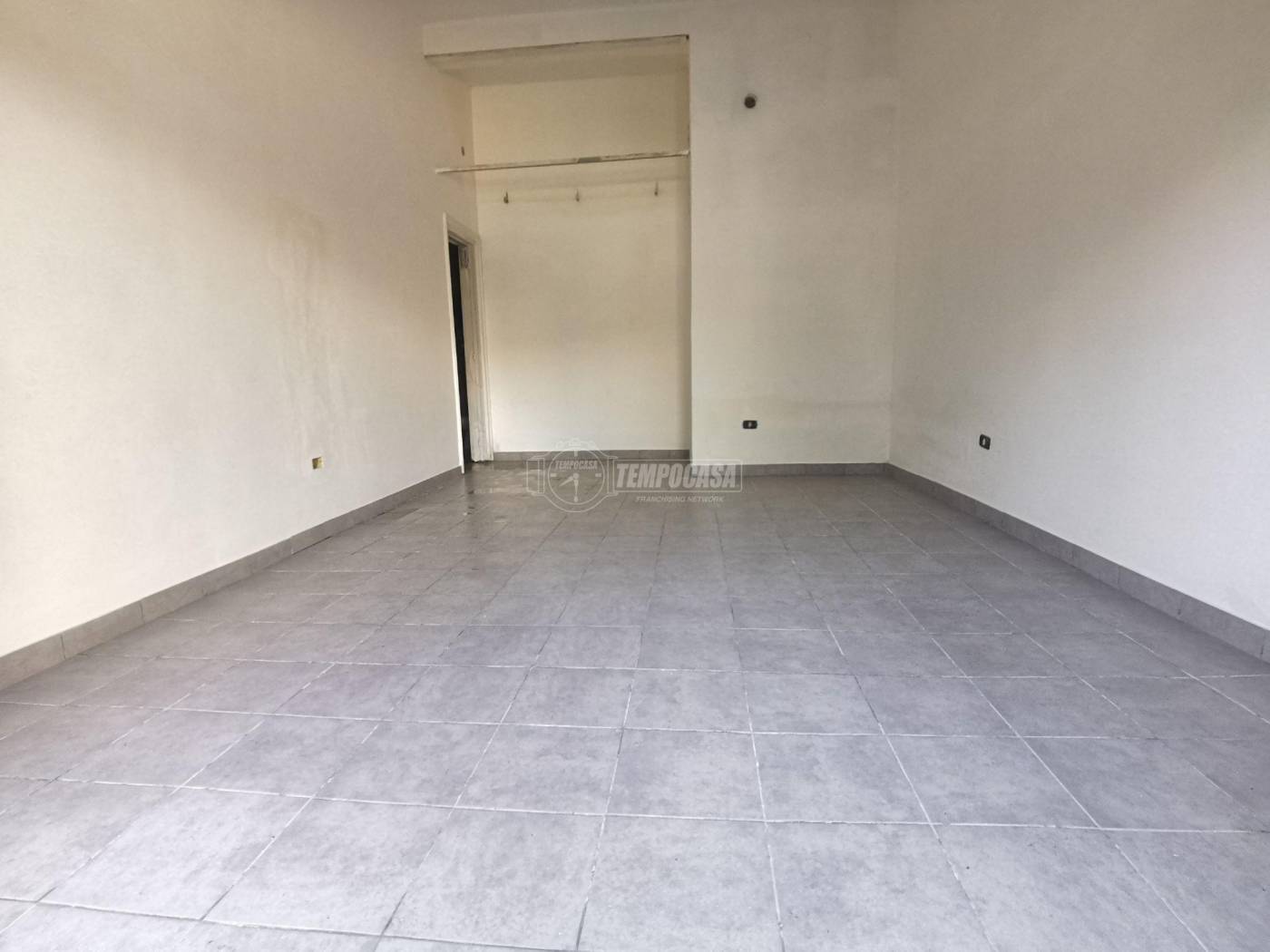 Locale commerciale in Vendita