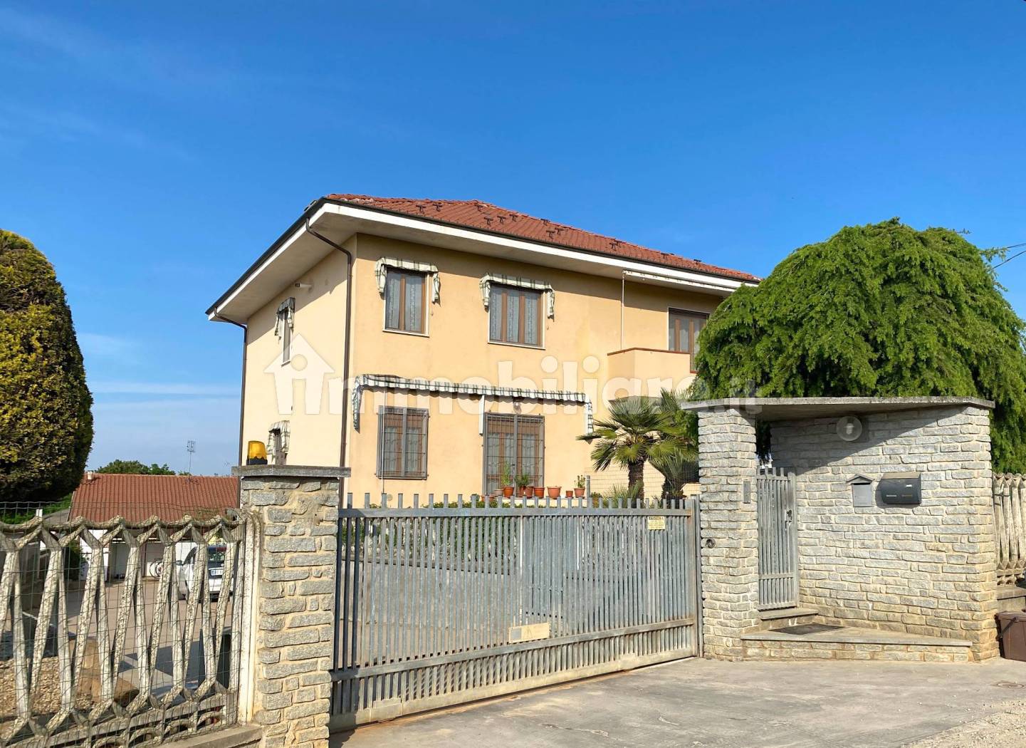 Quadrilocale Strada della Cicala, Bra