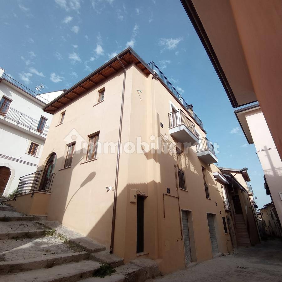 Locale commerciale in Vendita