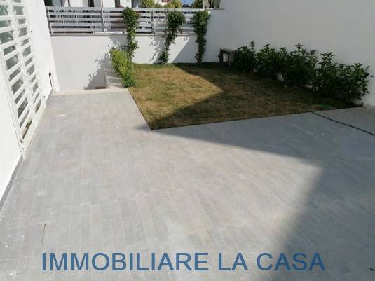 Villa a schiera viale della Libertà, Lusciano