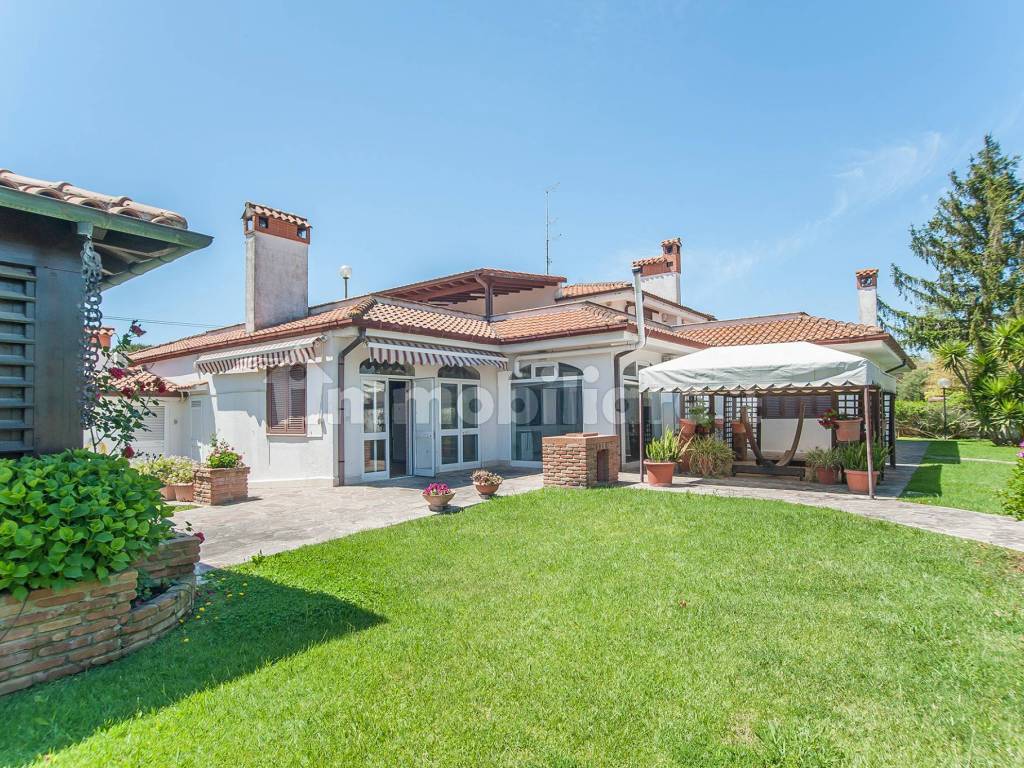 Sale Single family villa in via Calavino 45 Rome. Good condition ...