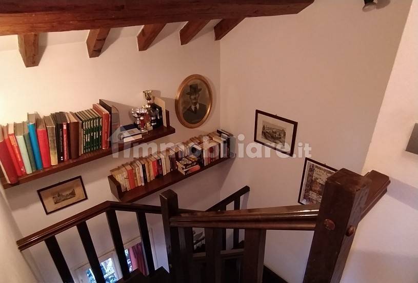 Appartamento buono stato, secondo piano, Centro Storico, Ferrara