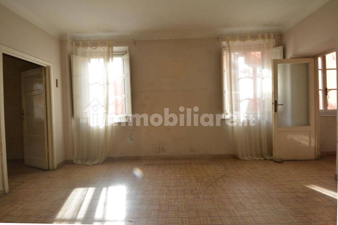 Appartamento piazza San Giusto, Piazza Napoleone - San Michele, Lucca