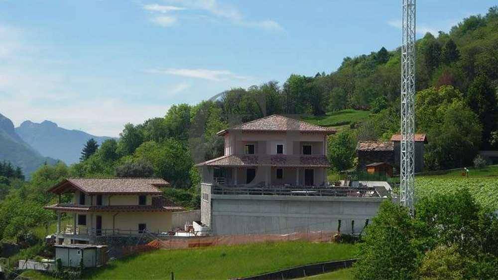 Villa bifamiliare, nuova, 400 m², Calozzo, Pianello del Lario