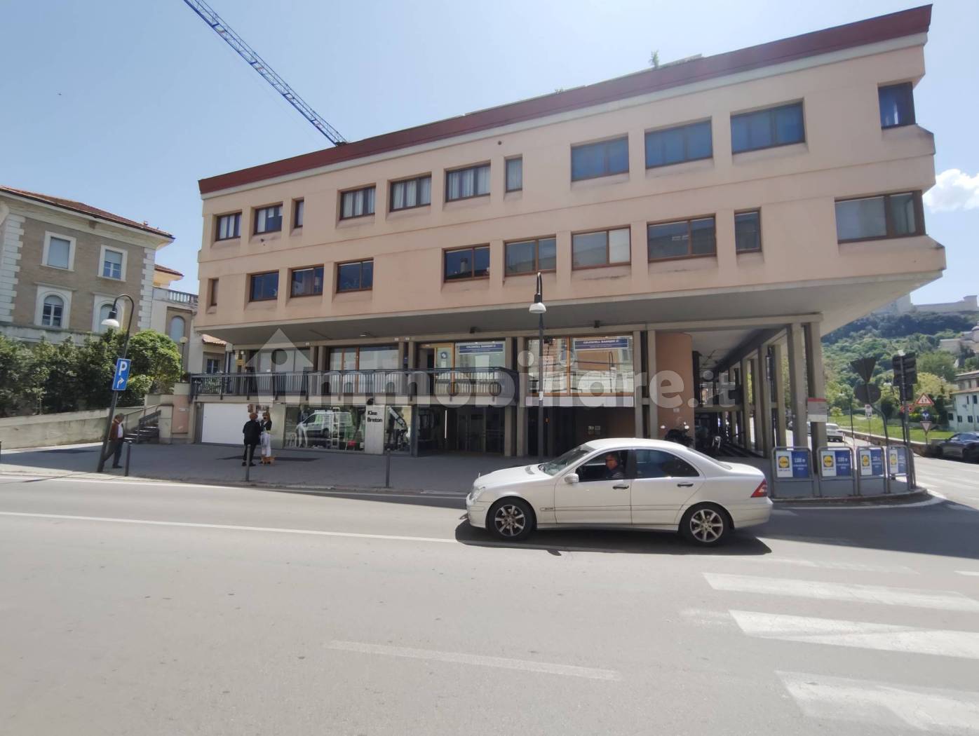 Locale commerciale in Vendita