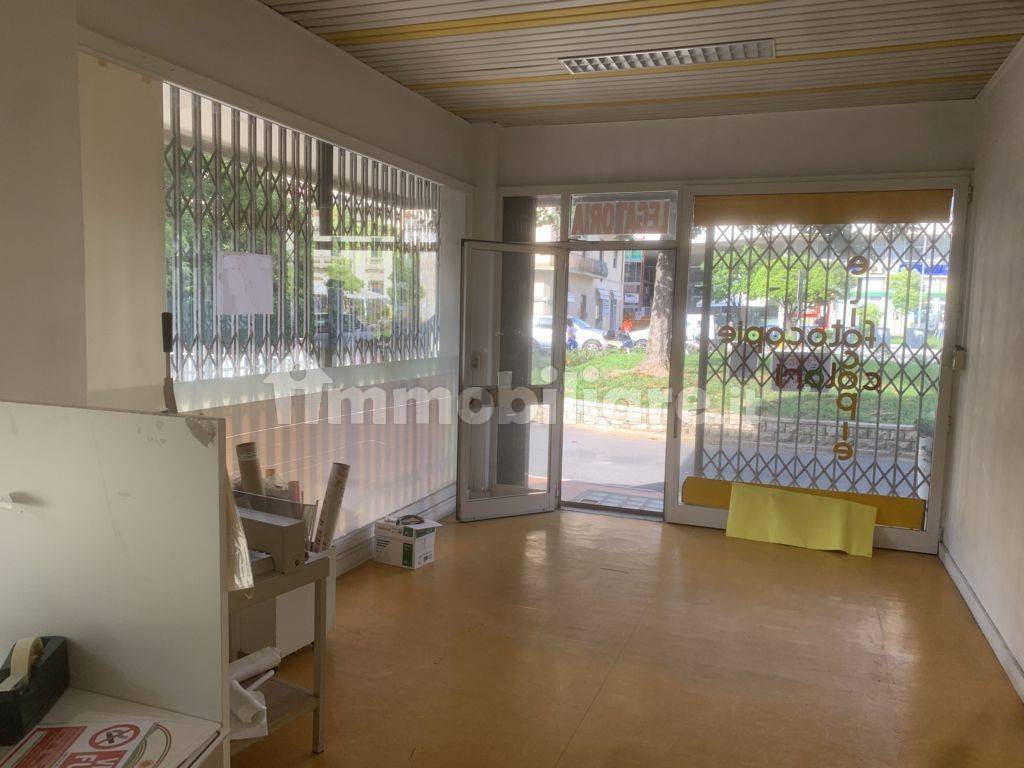 Locale commerciale in Vendita
