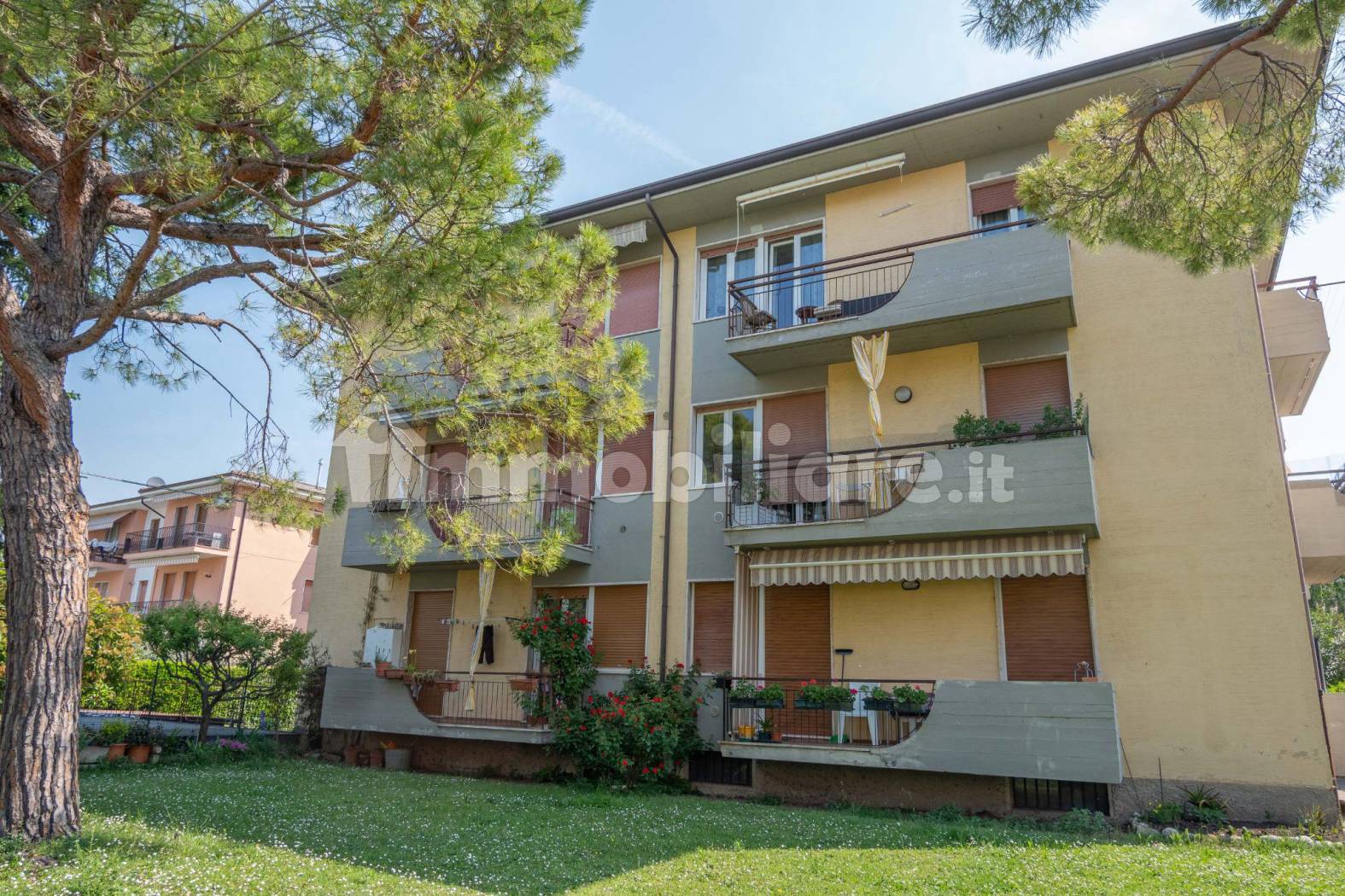 Trilocale via dell'Alpino 28, Centro, Bardolino