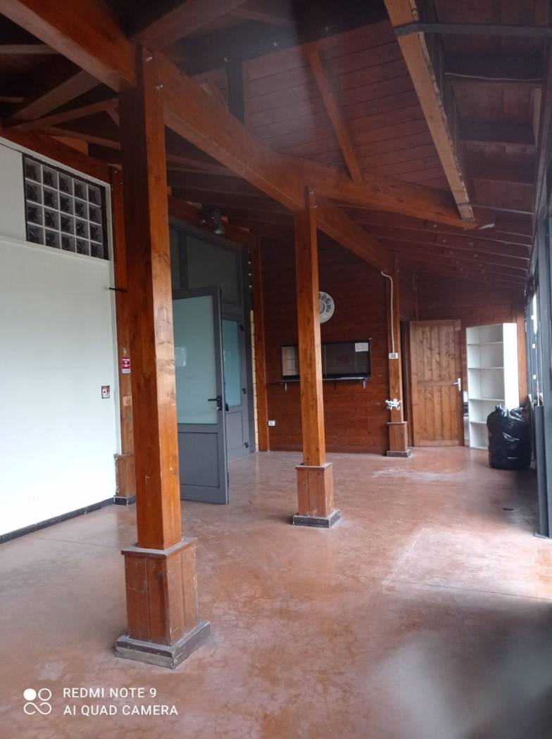 Locale commerciale in Vendita