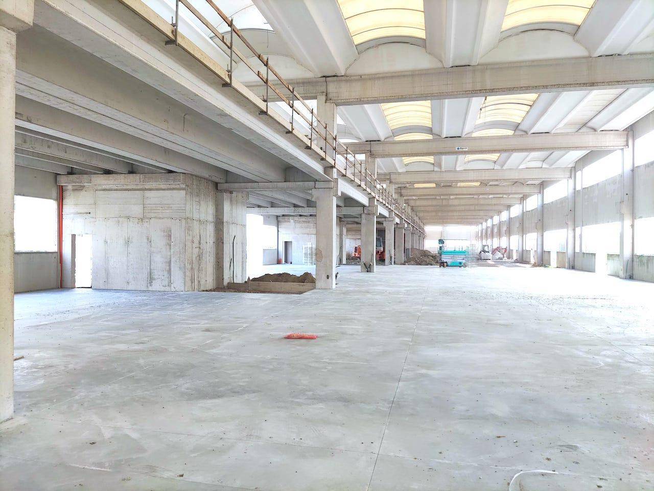 Capannone in Vendita