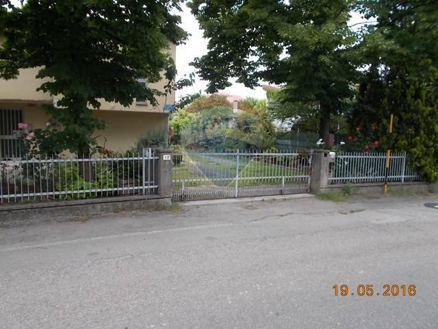 Locale commerciale in Vendita