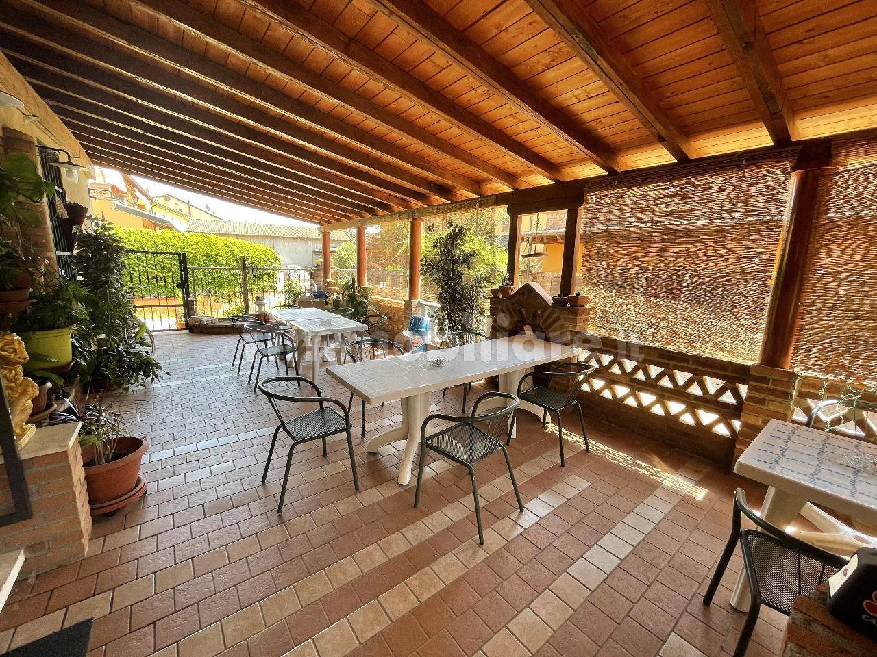 Appartamento buono stato, piano terra, Spinadesco