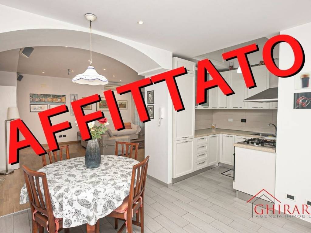 Affitto Appartamento Genova. Trilocale in via Rollino 17. Primo piano ...