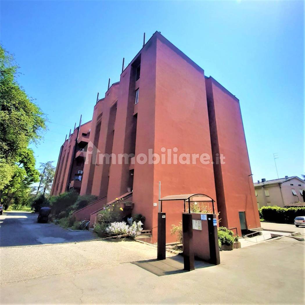 Bilocale ottimo stato, quinto piano, Ospedale - Volturno, Parma