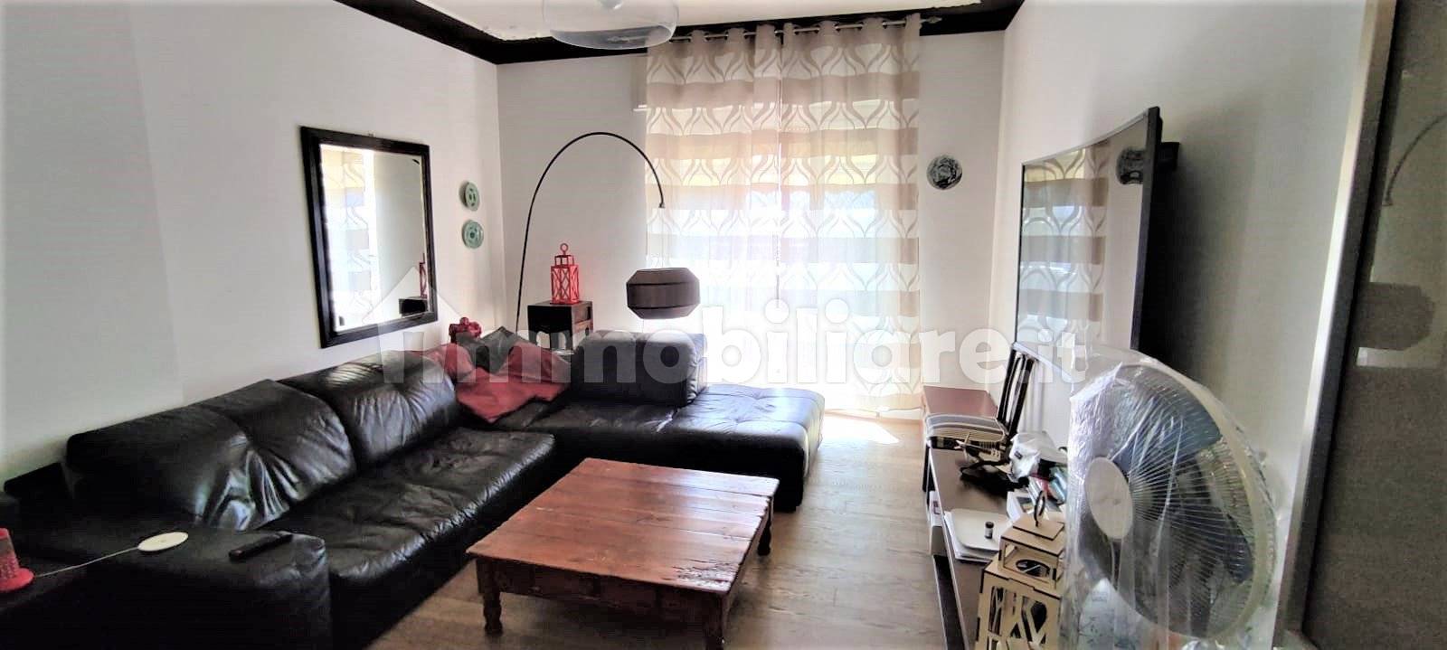 Appartamento buono stato, quinto piano, Avenza, Carrara