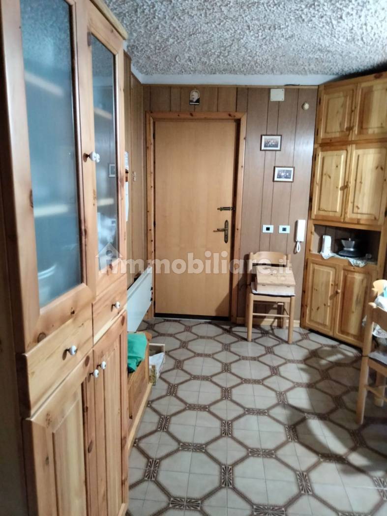 Bilocale corso Mattia Preti 54, Centro, Taverna