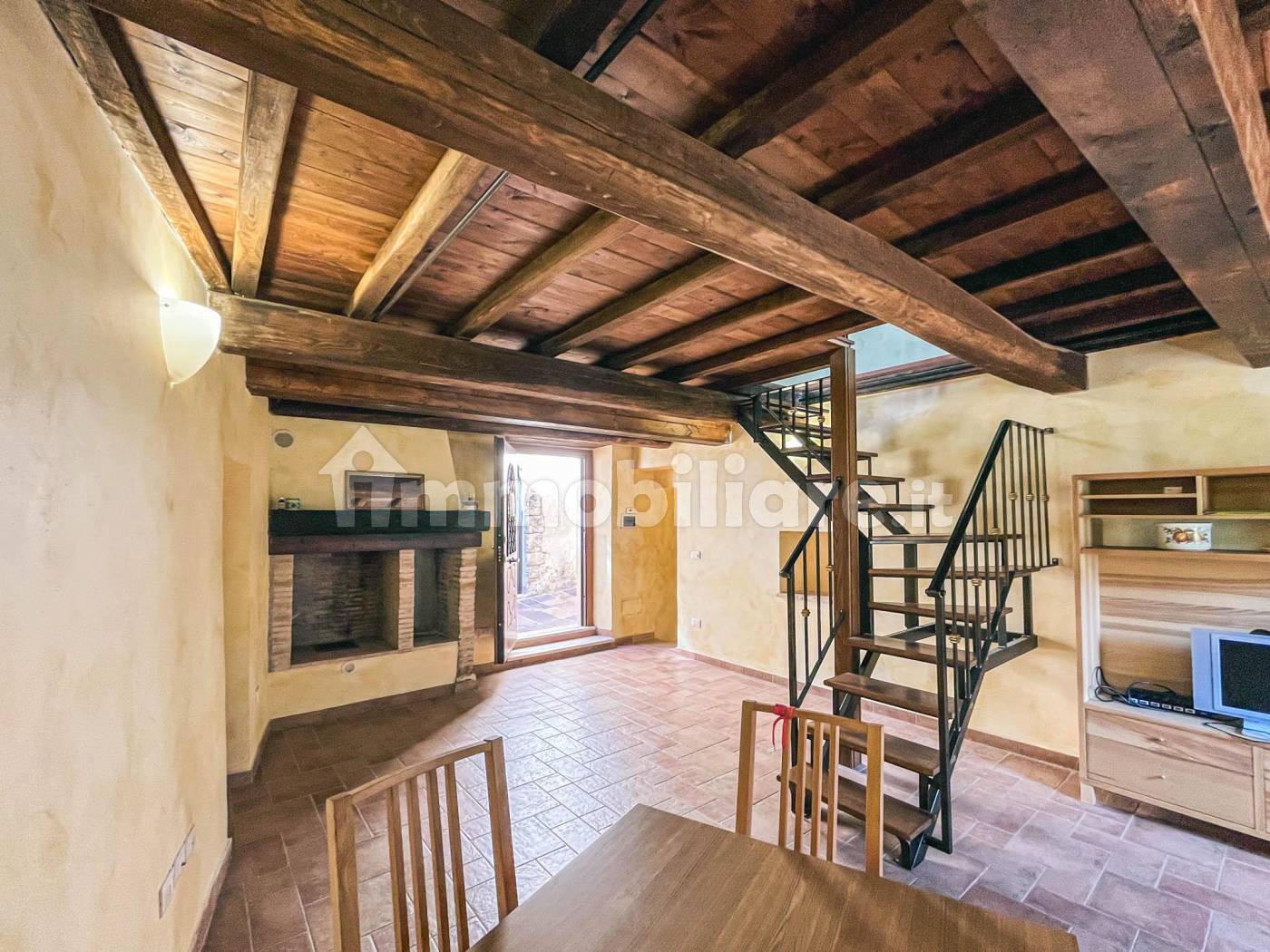 Trilocale via della Rocca, Toffia