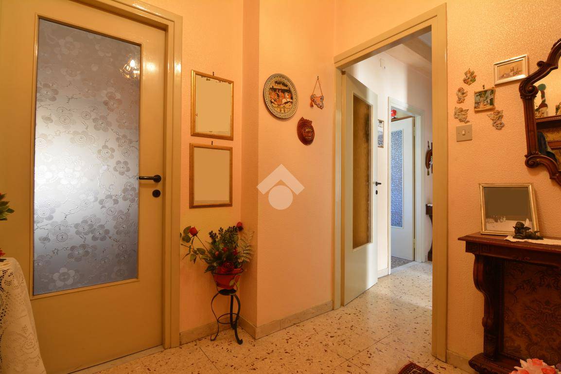 Quadrilocale via Grimaldi 14, Centro Storico, Catania