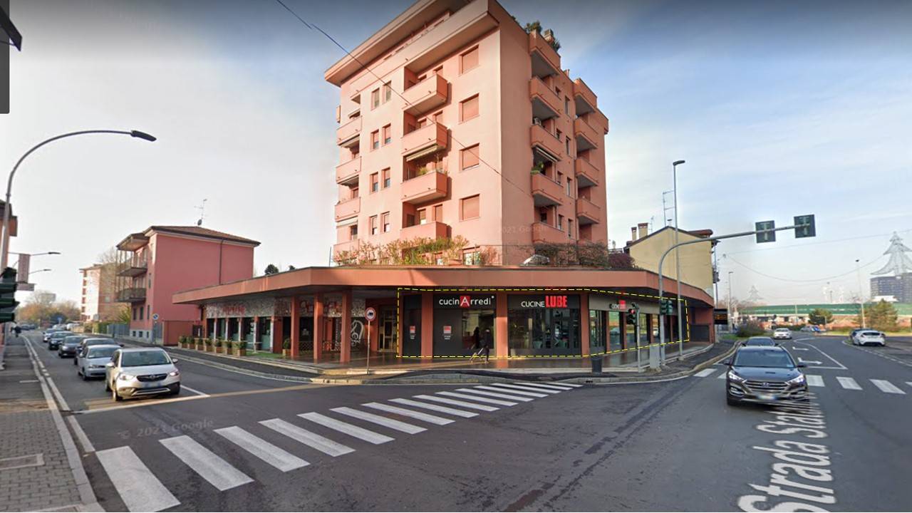 Locale commerciale in Vendita