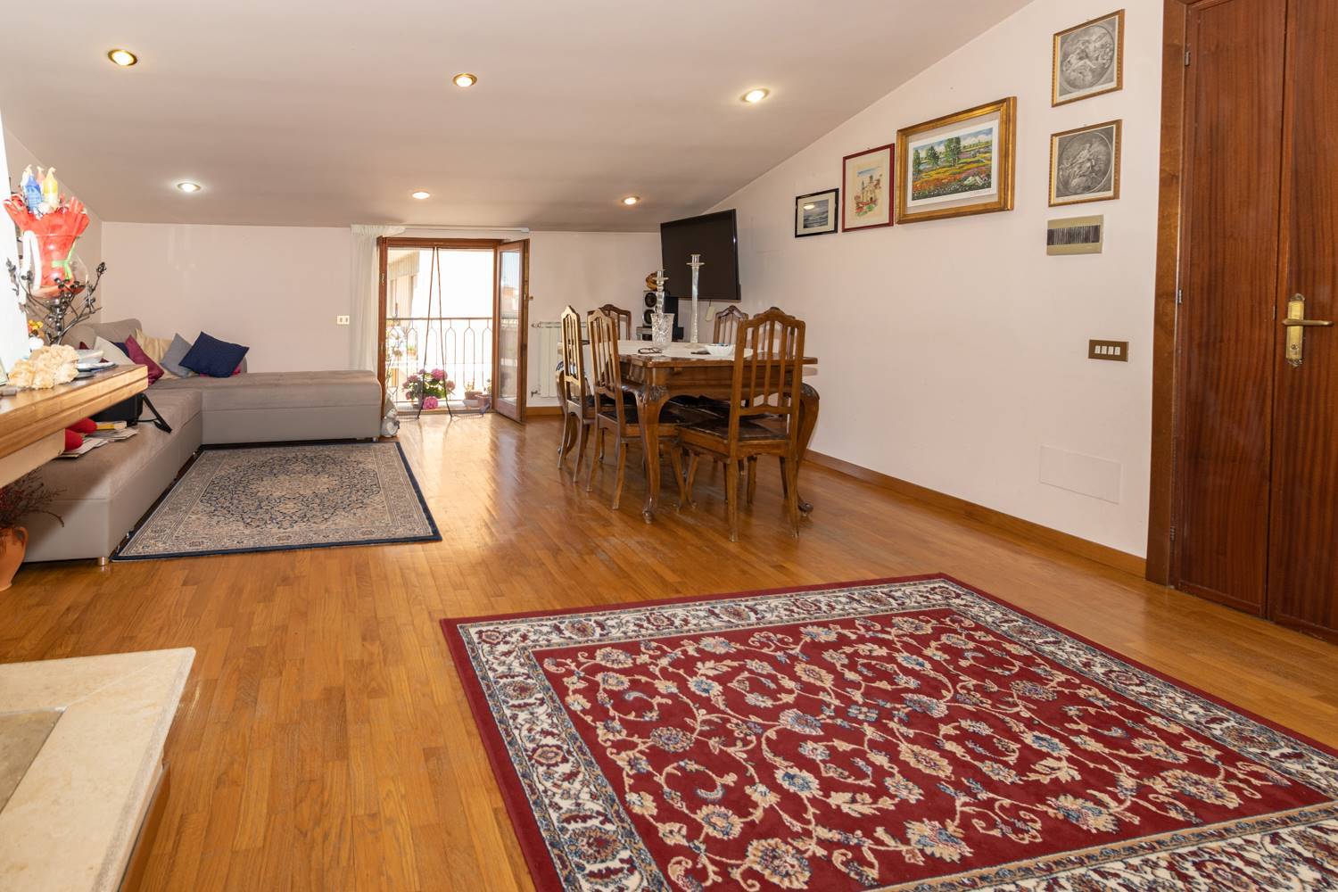 Appartamento buono stato, secondo piano, Centro, Poggio Mirteto